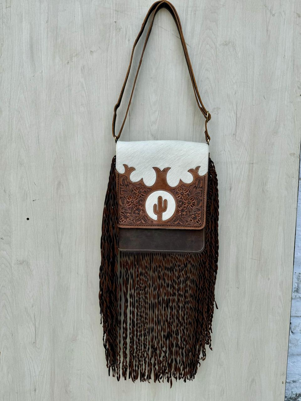 The Design Edge Ladies Tooling Leather Flap Sling Cowhide Bag with Fri ...